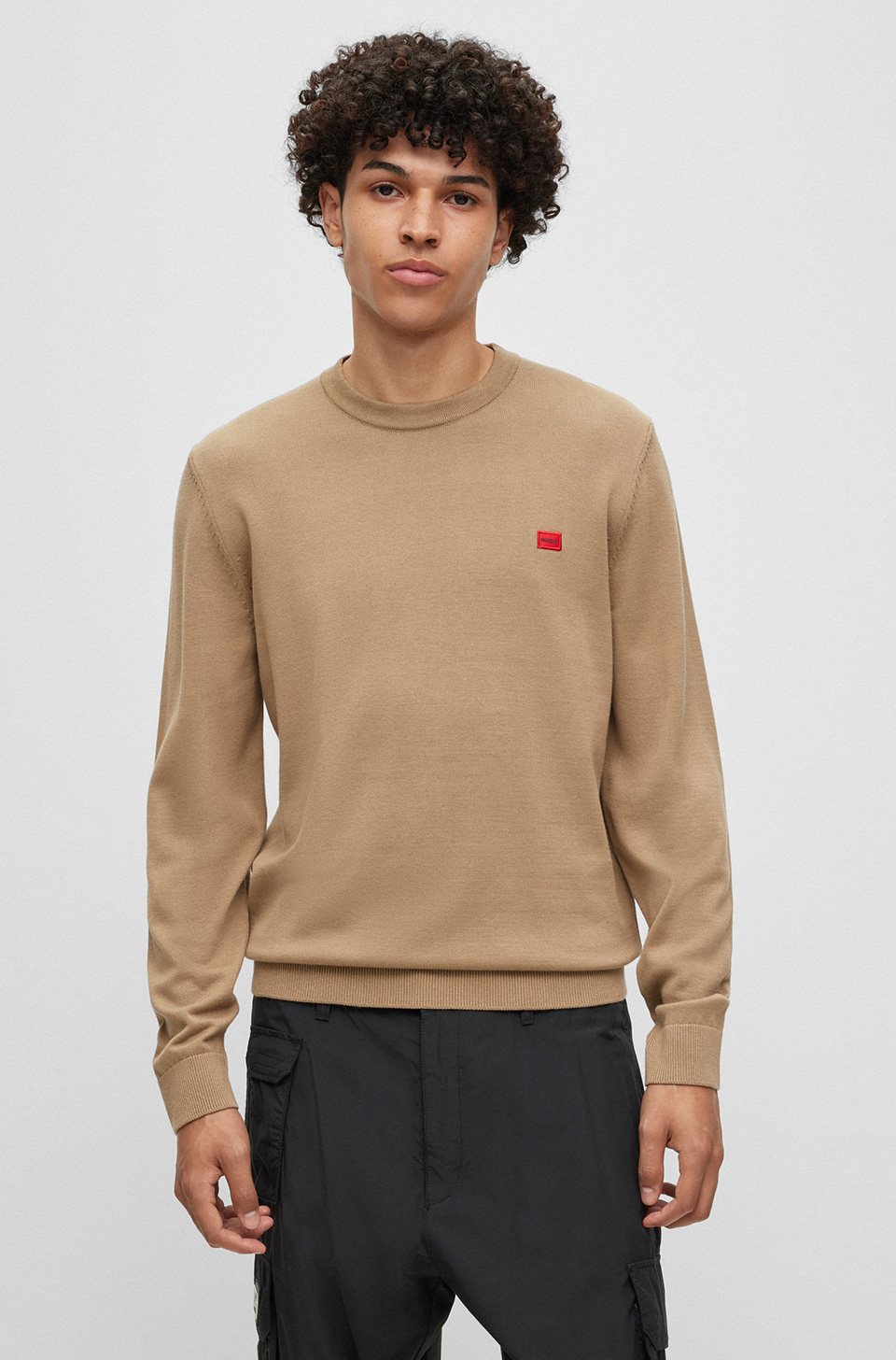 HUGO(휴고) [공식] [휴고] 레귤러핏 레드 로고 코튼 니트50475083_242 | S.I.VILLAGE (에스아이빌리지)